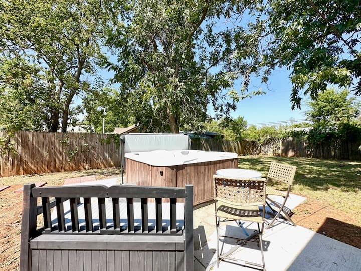 Monthly Rental | Hot Tub | Garden | Fairgrounds - The Village, OK