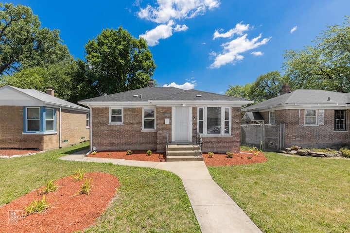 Lovely Ranch With Suburban Feel! - Outdoor Water Park, Markham