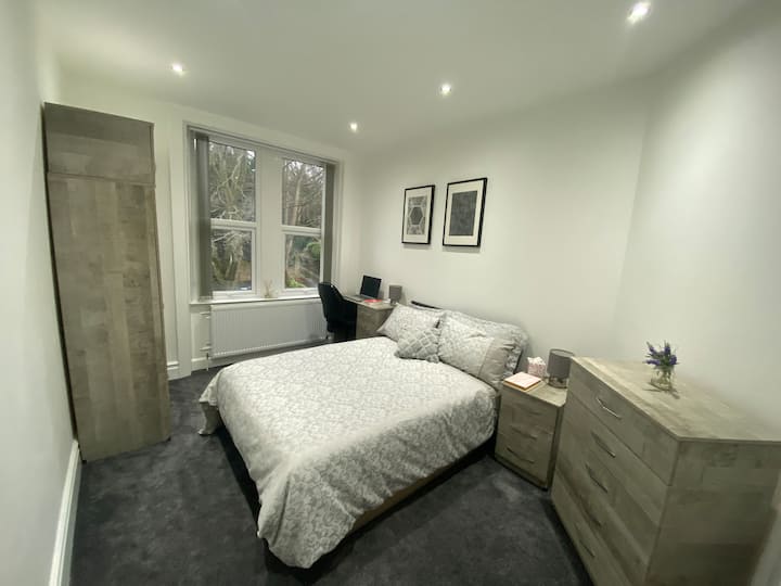 * Modern 2 Bed Apartment In Heaton* - Bradford
