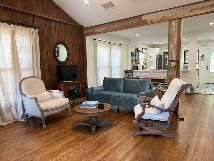 Beautiful Rock House In Town - Kerrville, TX