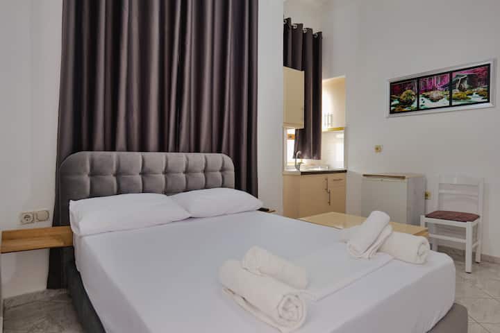 Cozy Room In Sarandë - Saranda