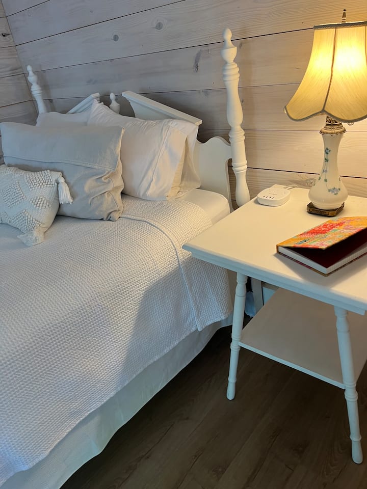 Cozy Guest Cottage In Town - Kerrville, TX