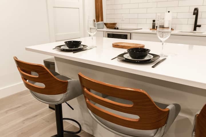 Dwell, Prime Location Downtown! - Abingdon, VA