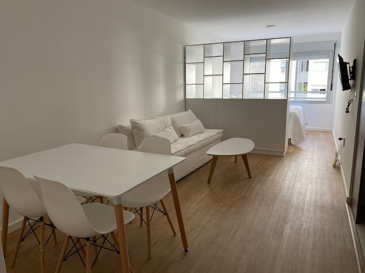 404 Amplio Monoambiente En Trouville - Montevideo