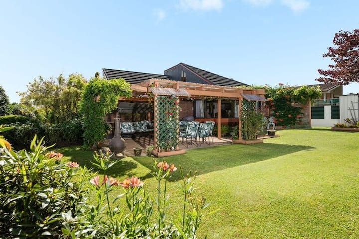 Garden Getaway Close To The Fun! - 