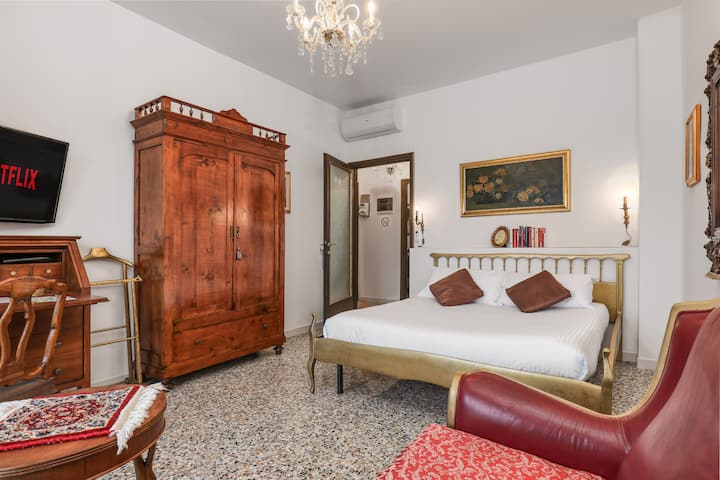 Angolo Alla Stazione Suite Con Terrazzo Panoramico - Pavia