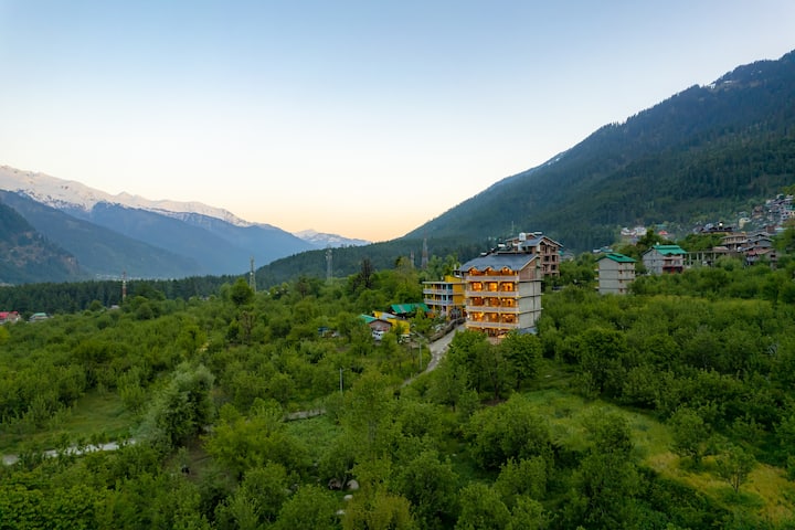 Standard Double Room With Balcony And Valley View - Manali