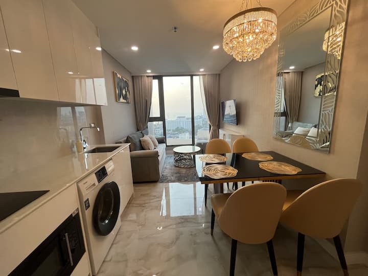 Sunset View Beach Front Condo - Pattaya