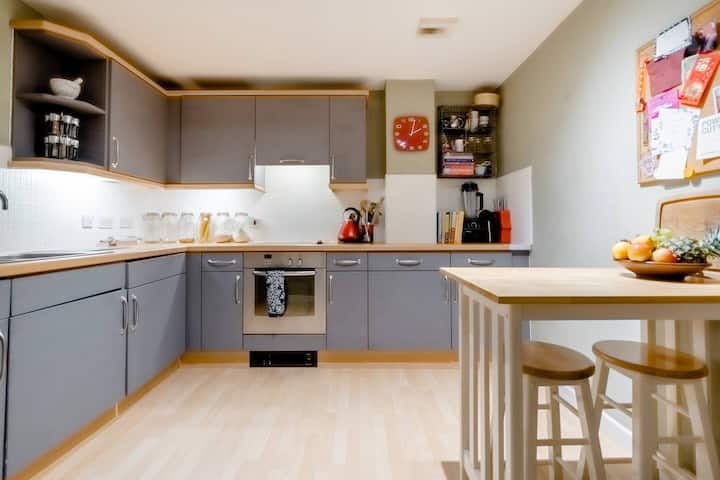 Spacious Stay For 4 In City - Birmingham