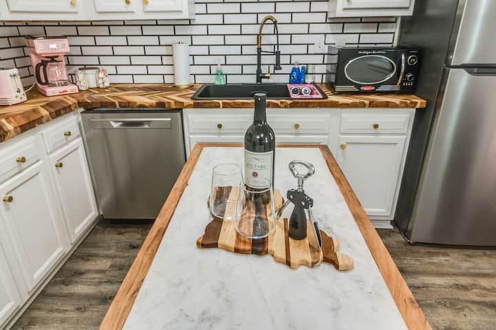 Stylish Lafayette Home Near Local Attractions - Lafayette, LA