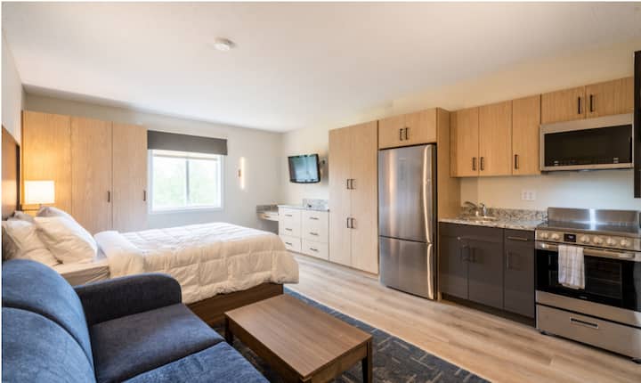 New Suite Marlborough-boston - Marlborough, MA