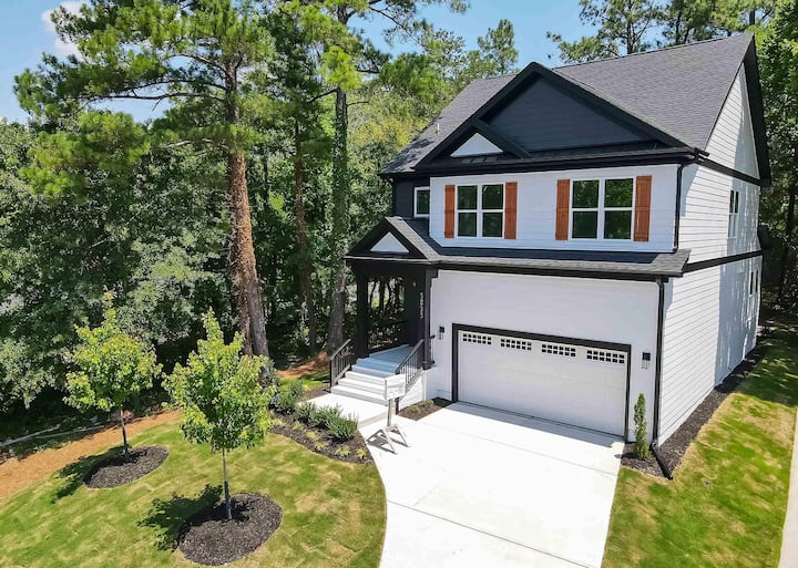Homey Lux Stay: 4bed2.5 Bath & 9min To Dt - Durham, NC