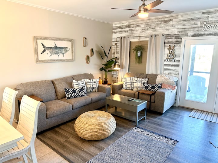 Water Front Gulf Shore 4 Bed 2.5 Bath Private Home - Gulf Shores, AL