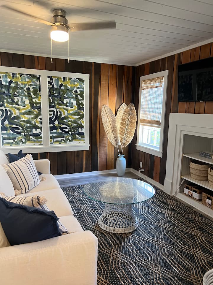 The Sunshine Inn - Grayton Beach, FL