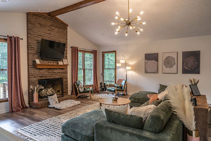 * Lake Front * Game Room * Pet Friendly* 3bdr! - Fayetteville, NC