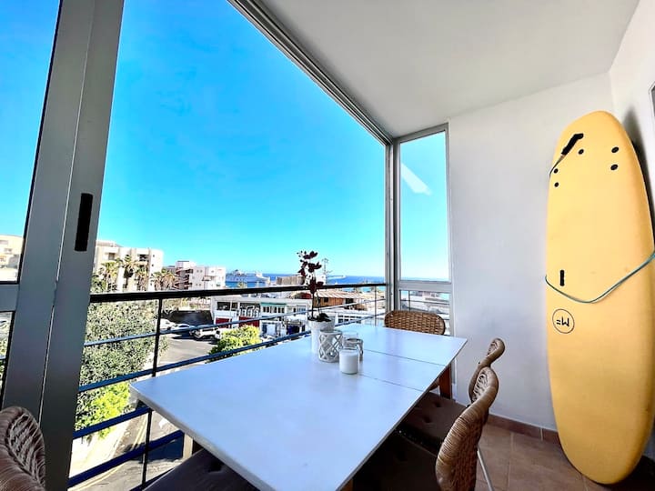 Beachfront Apartment In Tenerife - Los Cristianos