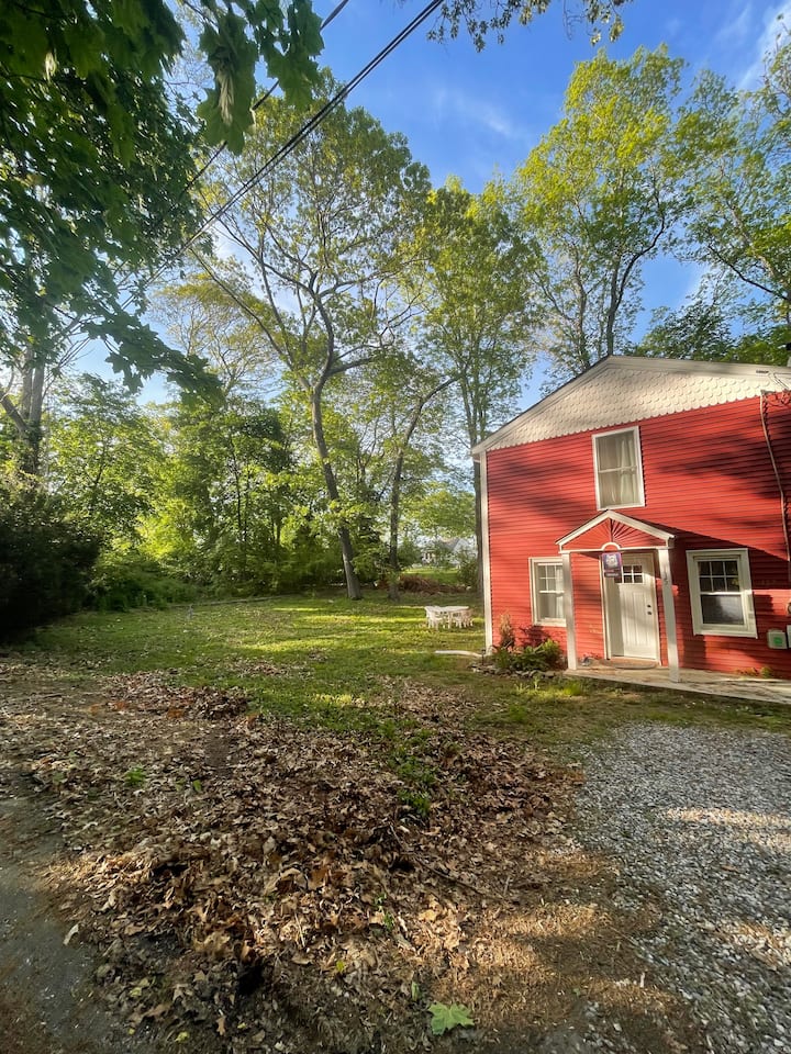 Cute House By Coventry Lake - Coventry, CT