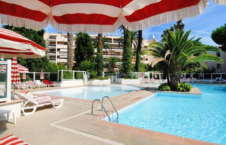 Golfe Juan Joli F2 Clim Piscine à 500m De La Mer - French Riviera