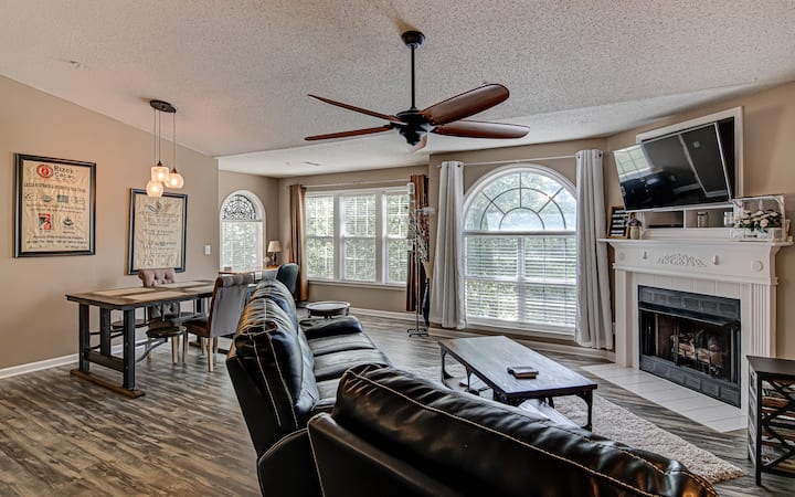 Charming Condo Near Wake & Forsyth Medical Centers - Winston-Salem, NC