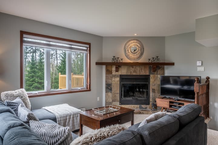 Spacieuse Maison àTremblant Avec Accès Piscine - Mont-Tremblant