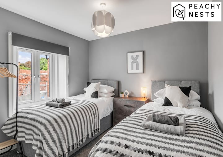 Stylish 2 Bed Apartment Free Off Road Parking - Norwich