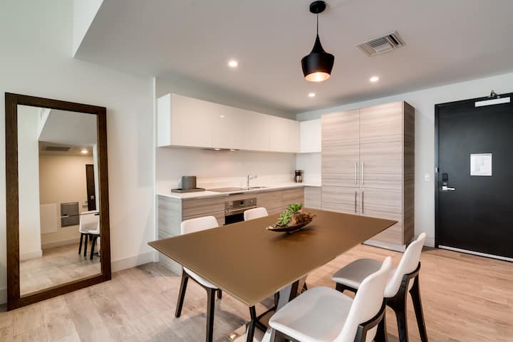 Elegant 1br King Suite | Pool Access - Dania Beach, FL