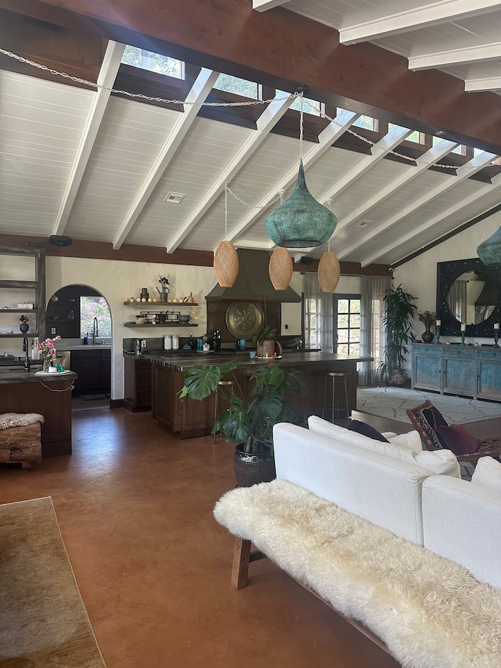 Magical Events, Romantic Getaway ! - Topanga, CA