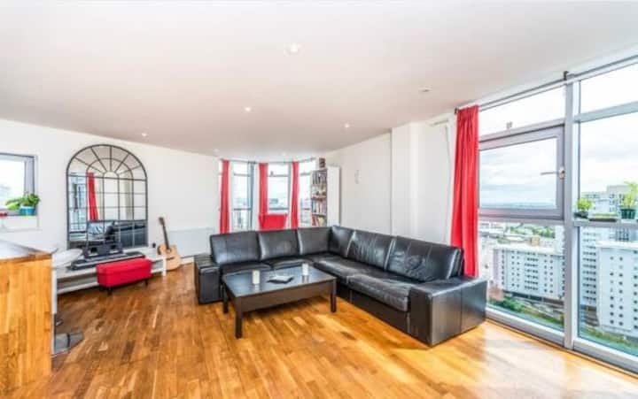 Cardiff Centre High Rise Flat - Cardiff