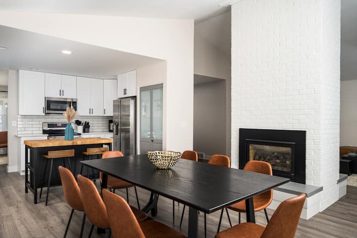 New Ac, 2ensuitebr, Arcade|game, Fastwifi, Firepit - Highlands Ranch, CO