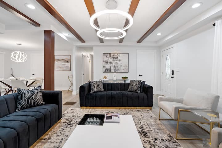 Luxe Home Near Braves Stadium And The Battery - Smyrna, GA