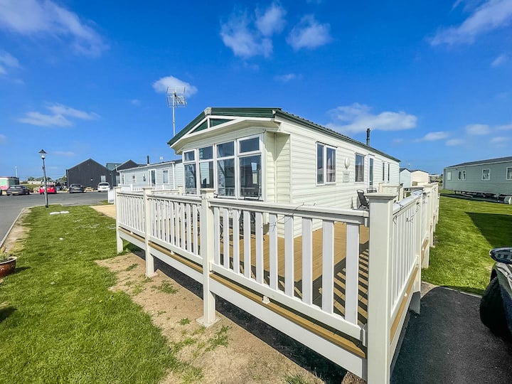 Modern Caravan At St Osyth Beach Ref 28010kv - Mersea Island