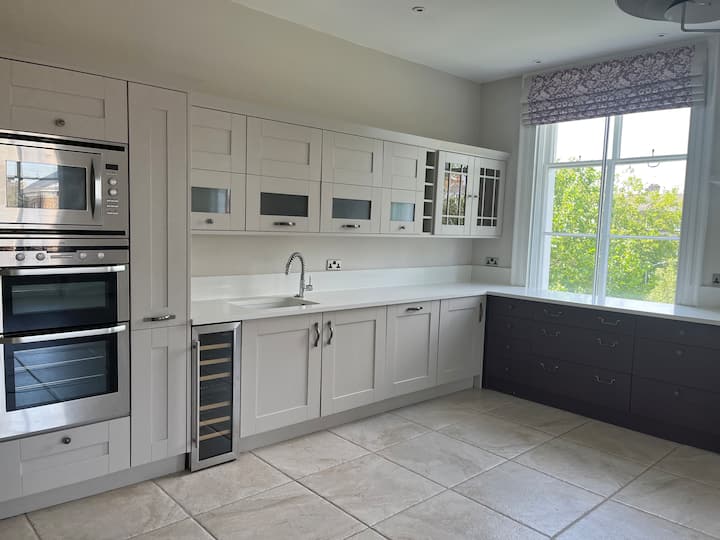 Large Georgian Two Bed Apartment - York