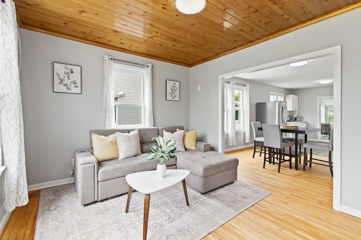 Bristol Home Near Lake Compounce With Wifi And Ac - Bristol, CT