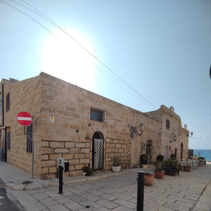 La Casa Nella Roccia - Terrasini