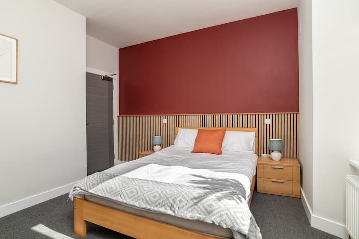 Boutique Suites With Stunning Shower | West End - Aberdeen