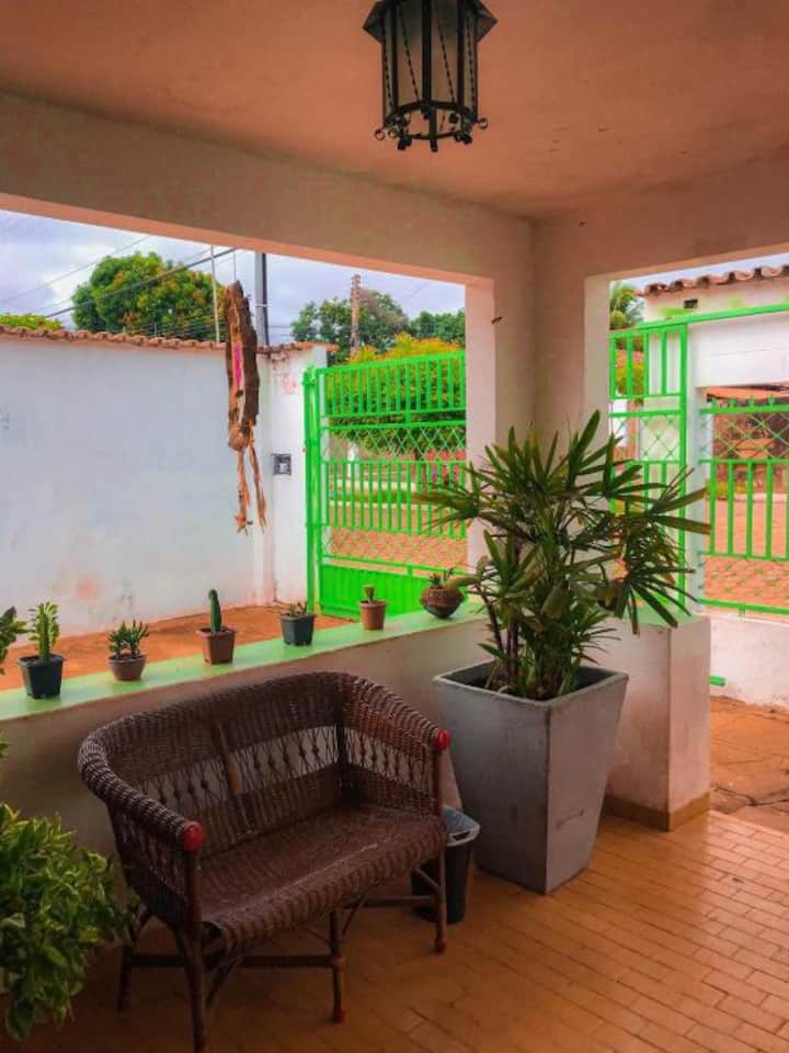 Hostel E Camping Da Cris- Quarto Compartilhado 02 - Carolina