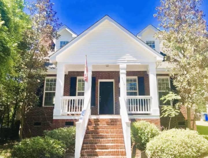 Charming & Comfy Rosewood Oasis - Columbia, SC