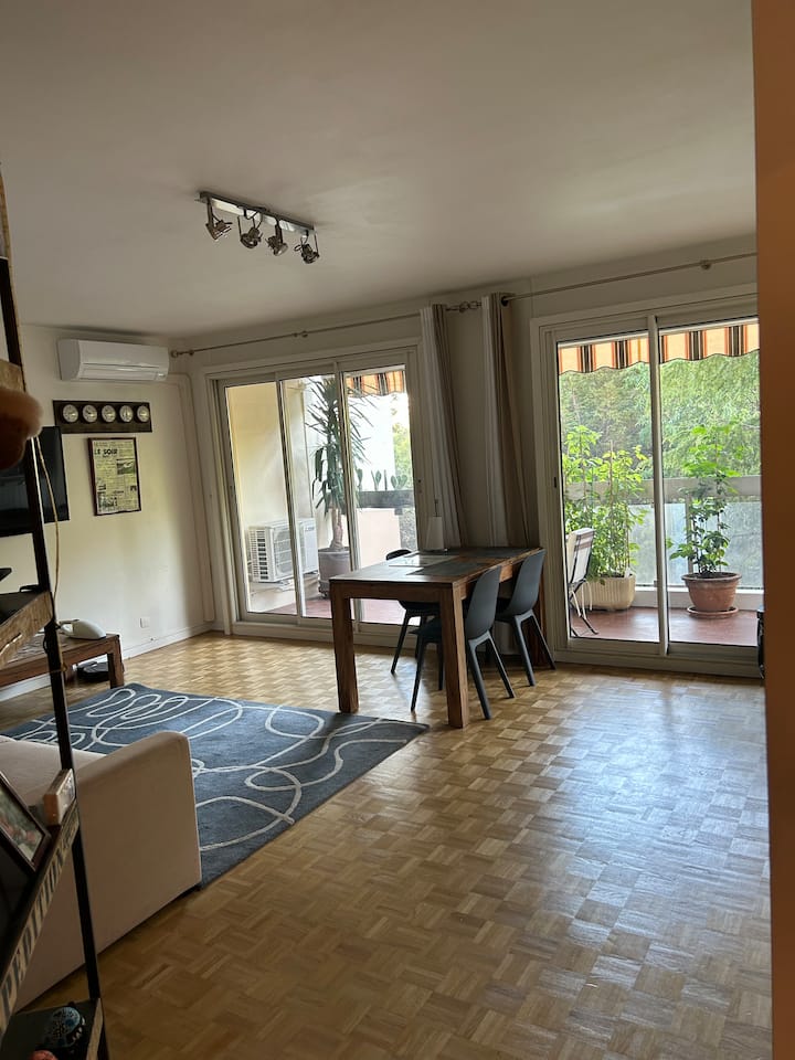 Appartement Climatisé 2 Chambres
Parking  Privé - Plages de Marseille Prado