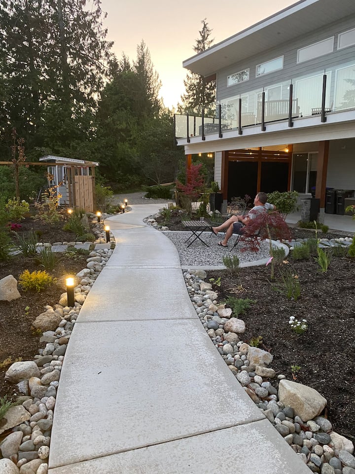 Garden Gate Suite - Sechelt