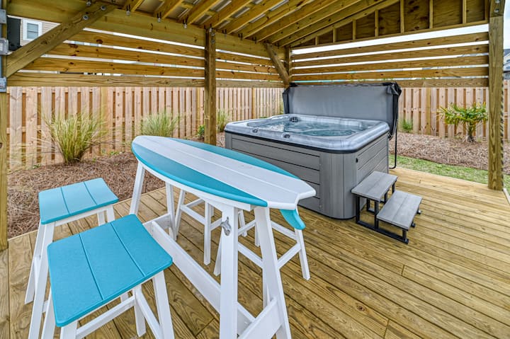 1 Min To Beach ~Hot-tub~fire Pit~linens Included - Surf City, NC