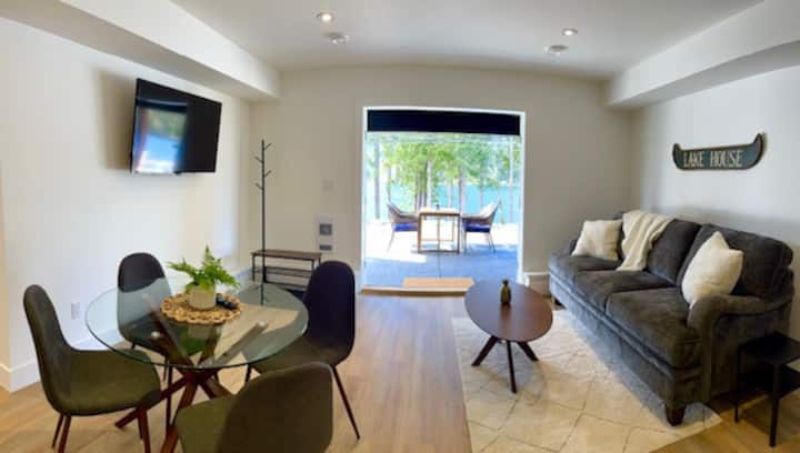Bright Modern Private Suite In Lake Cowichan Bc - Lake Cowichan