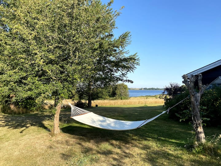 Wonderful Waterfront Summerhouse - Denmark