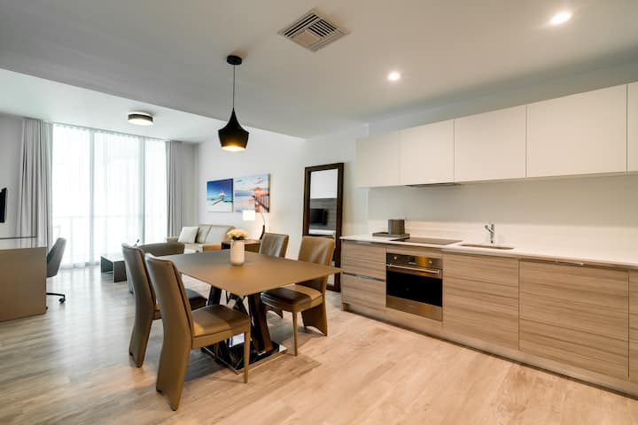 1br King Suite | Balcony + Pool | Hollywood Beach - Hollywood, FL