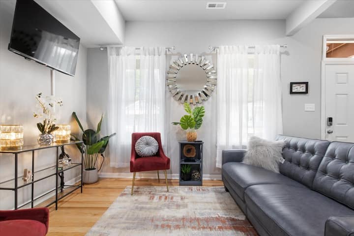 Modern Stylish Vacation Home - Richmond, VA