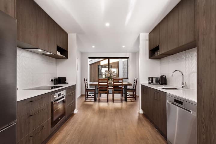 Stylish Brand New Sunny 3bdrm 3bth Garage Sleeps 6 - Christchurch
