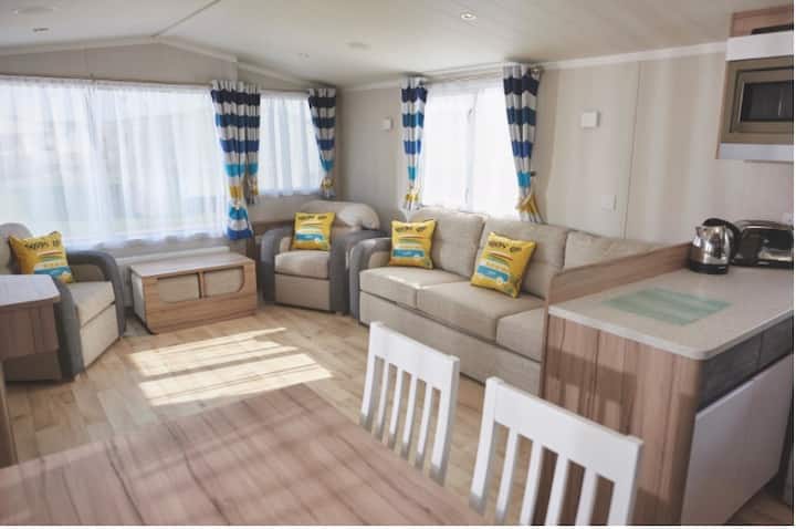 Holiday Home Caravan - 7 Berth - 法利