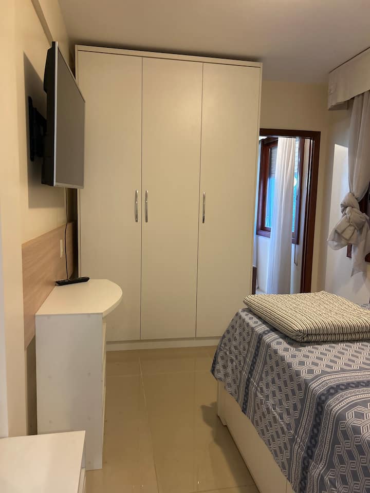 Excelente Apartamento 1 Dormitório. - Porto Alegre