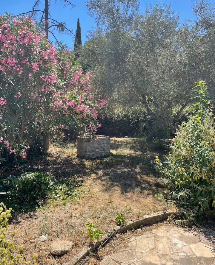 Jolie Villa Avec Jardin - Sommières