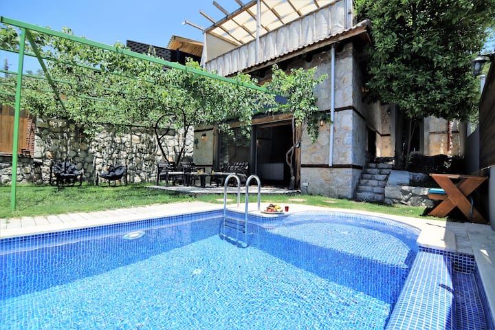 Villa Likos Taş Ev Tatil-balayı Fırsatı. - İslamlar