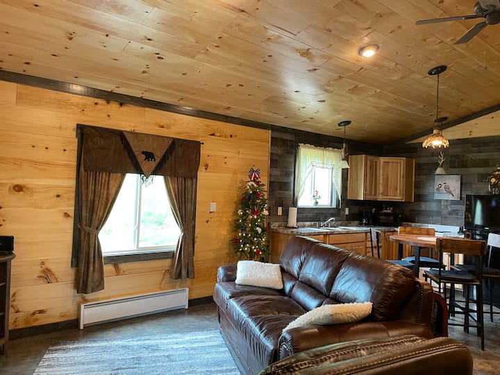 The Lily Pad Cabin - Pennsylvania